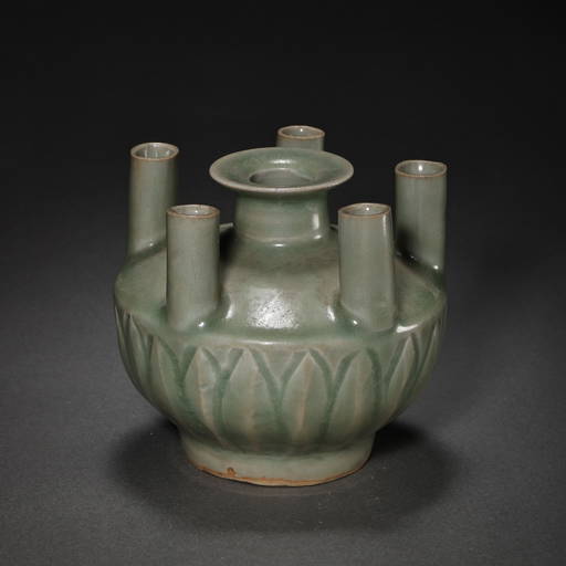 LONGQUAN WARE BOTTLE, SOUTHERN SONG DYNASTY, CHINA - May 29, 2022 ...