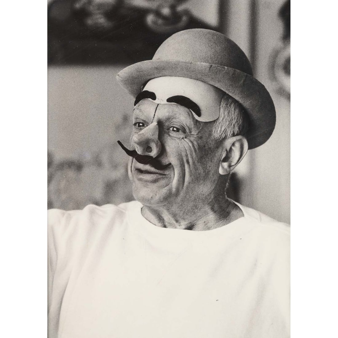 David Douglas Duncan (1916-2018) Picasso Avec Un Masque De Clown, Villa ...