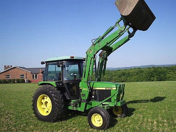 35: NICE JOHN DEERE 2755 TRACTOR W/CAB/AIR/LOADER