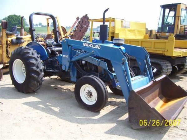 1027: NEW HOLLAND 3930 TRACTOR W/7310 NH LOADER