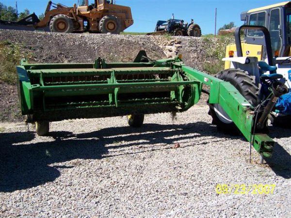 17: NICE JOHN DEERE 820 MOCO HAYBINE FIELD READY