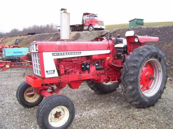 International Farmall 666 Farm Tractor Very Nice!