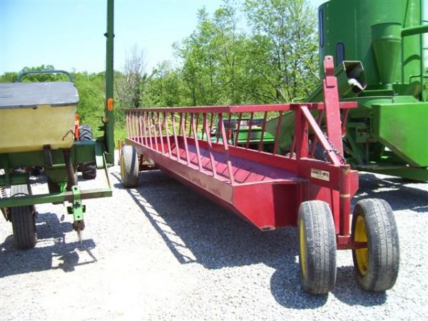220: NICE FARMCO 20 FT FEEDER WAGON