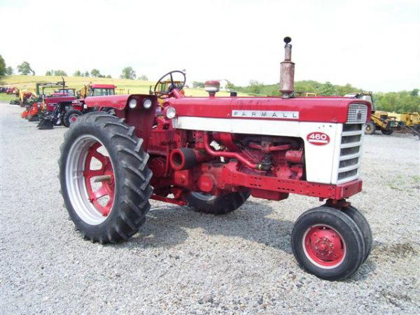 1022: NICE IH FARMALL 460 NARROW FRONT FARM TRACTOR