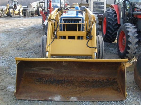Ford 3600 Tractor With Front End Loader
