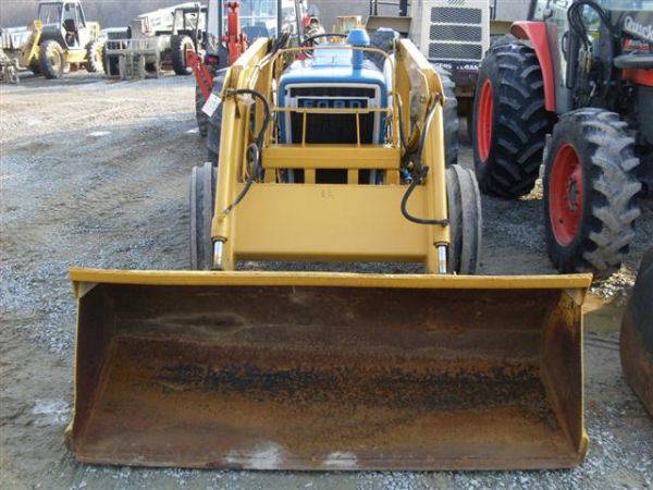Ford 3600 Tractor With Front End Loader