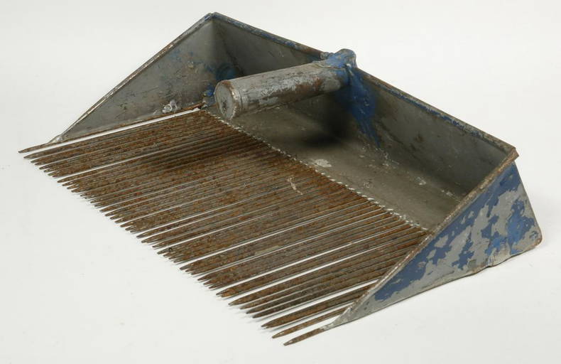 Vintage Blueberry Rake