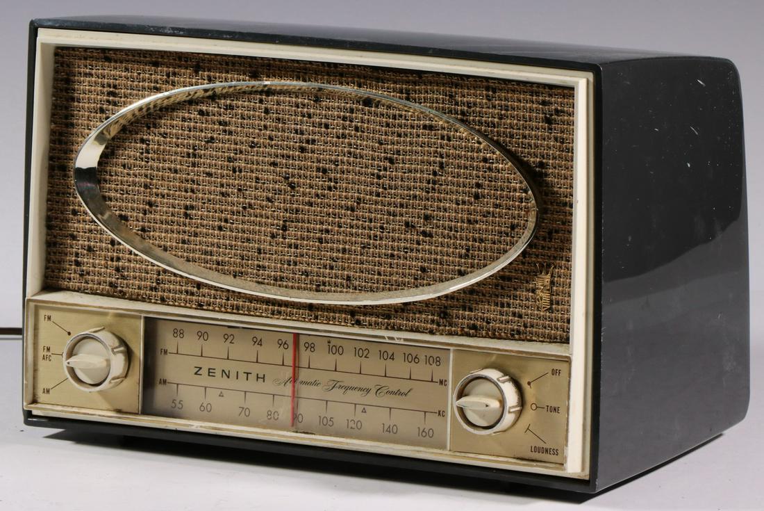 ZENITH TABLE RADIO - Sep 23, 2020 | Vintage Accents Auctions in ME