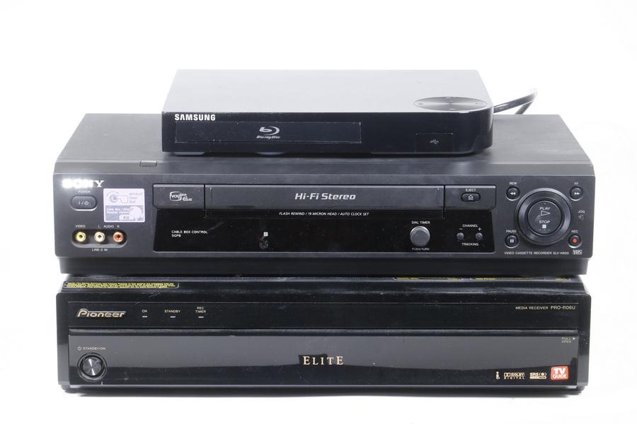 (3) Home Video Components - Receiver, Blu-ray Player & Vcr Auction
