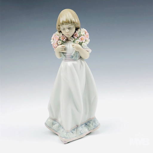 Lladro Spring Bouquet 7603 Girl w Flowers Figurine (#0411) on Feb 09 ...
