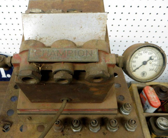 Champion Spark Plug Service machine, stands 51 inches h : Lot 204