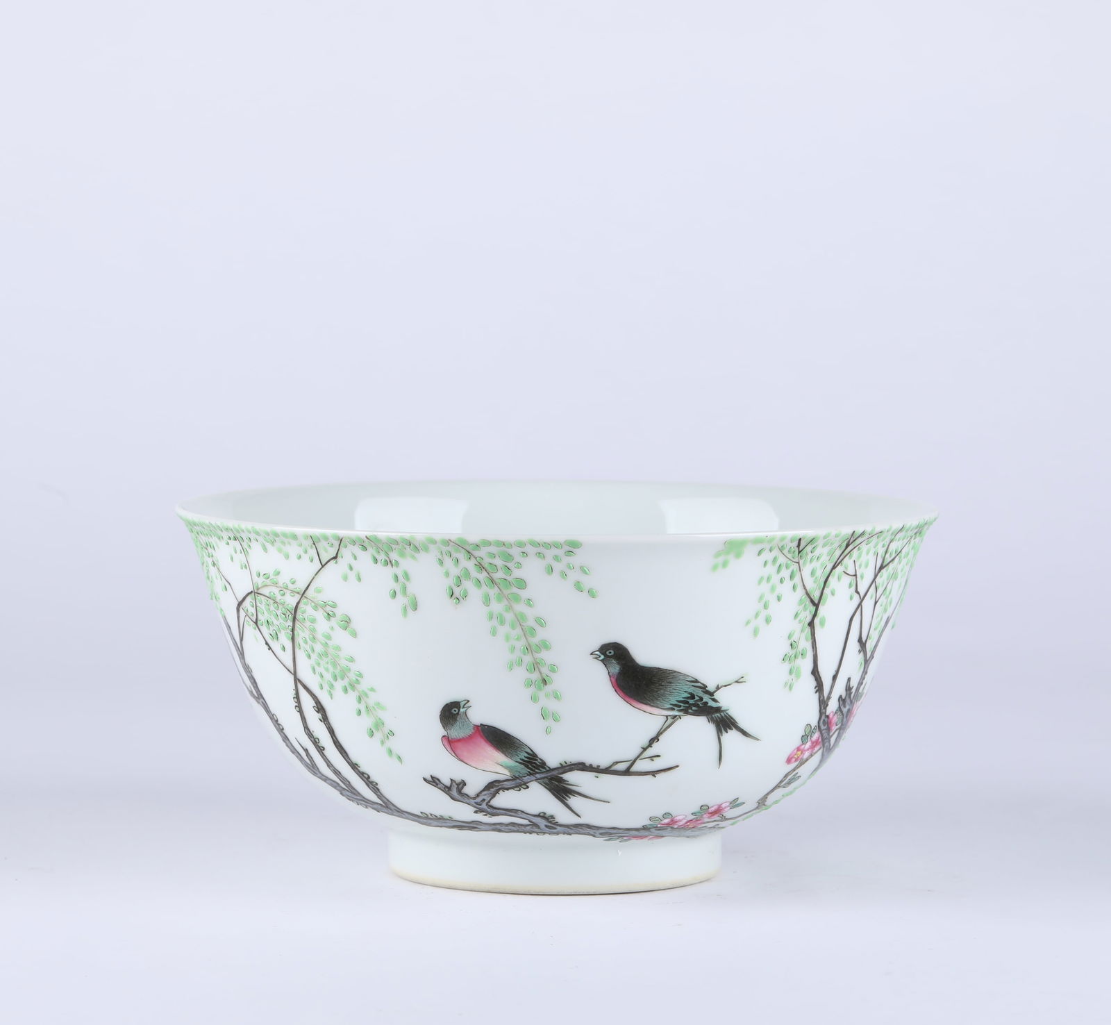 Ancient Chinese Porcelain Bowl With Flower And Bird Patterns, 17th Auction