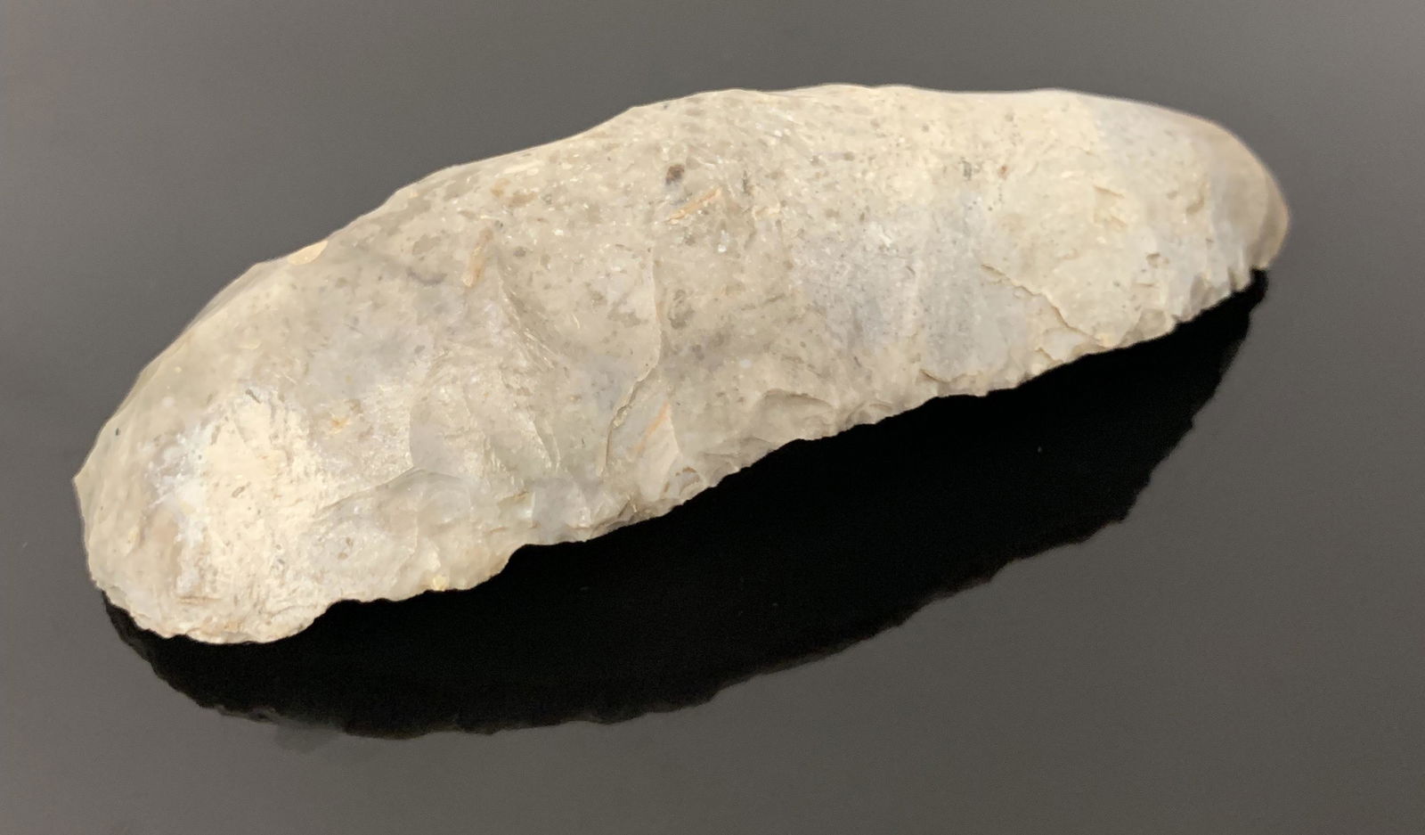 RARE CURVED GREY CHERT SCRAPER - Feb 18, 2020 | Tonganoxie Trading Post in KS