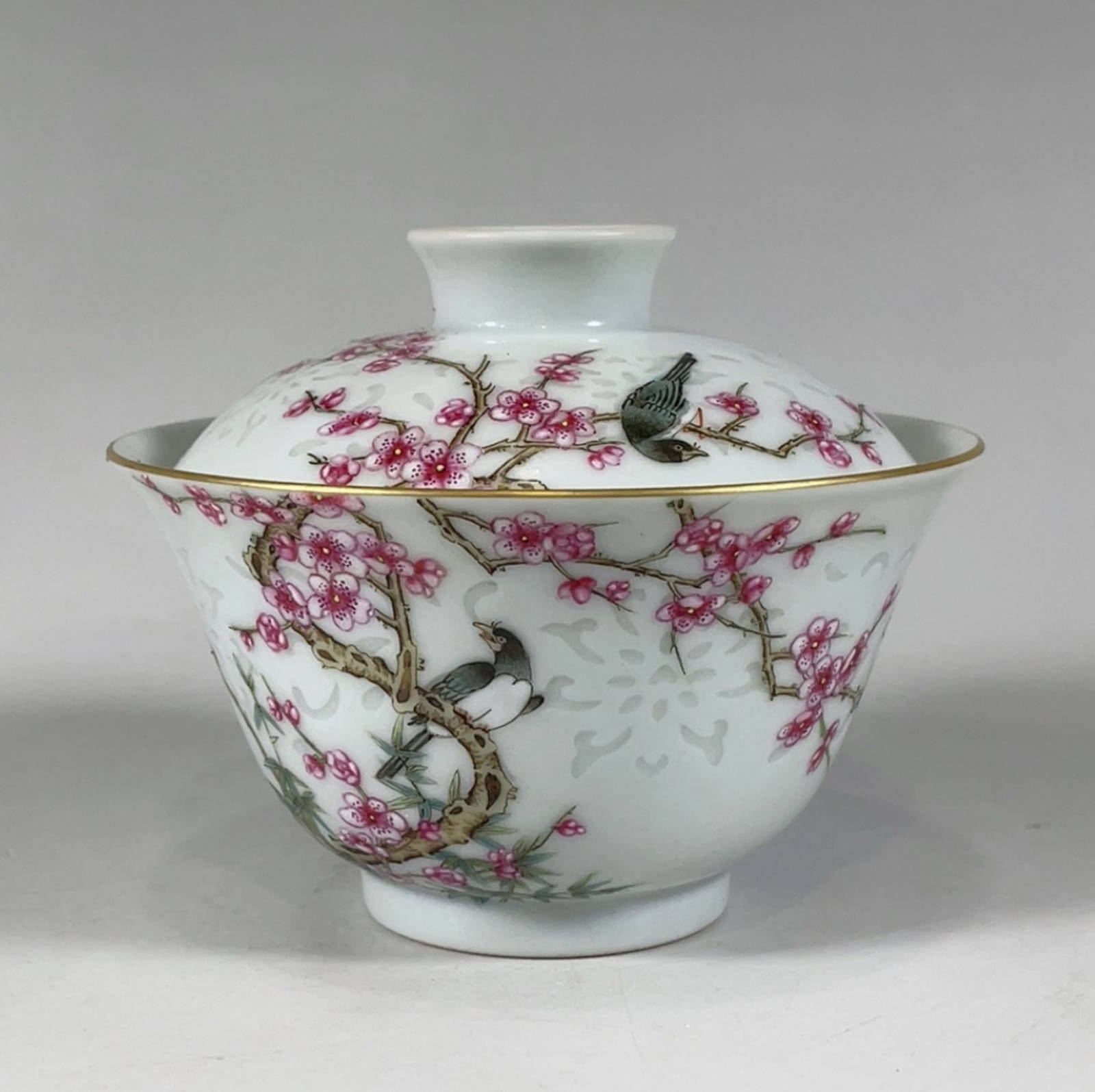 A Chinese Glazed Porcelain Tea Cup With Cover Auction