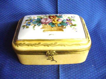 Limoges Lidded Dresser Box