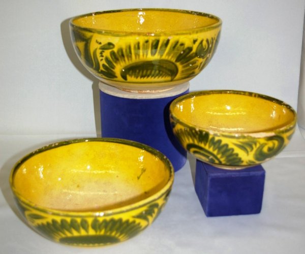 1034: Set Of Graduated Mixing Bowls