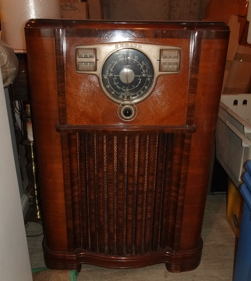 Rare Large Zenith Floor Radio 1940
