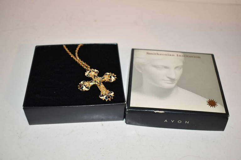 Vintage Smithsonian Cross Avon Jewelry (#0075LL) on Nov 13, 2022 ...