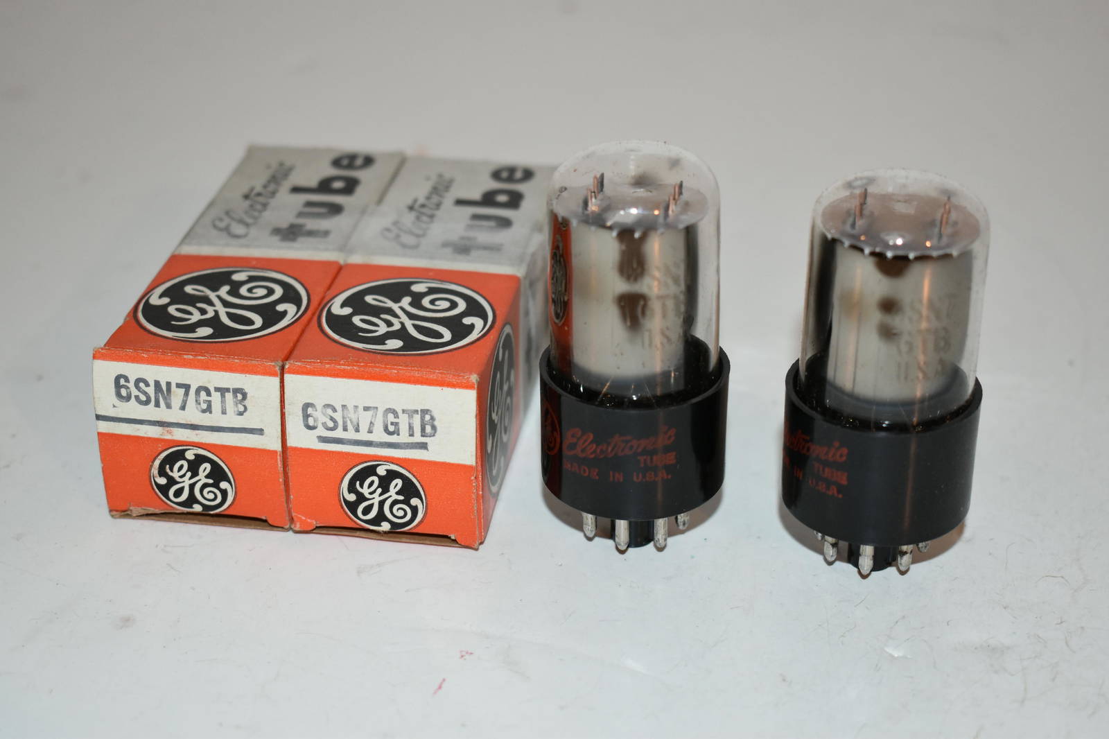 Vintage Matched Pair NOS GE 6SN7GTB Tubes (#1330GI) on Apr 16, 2023 | Annzstiques Auction House ...