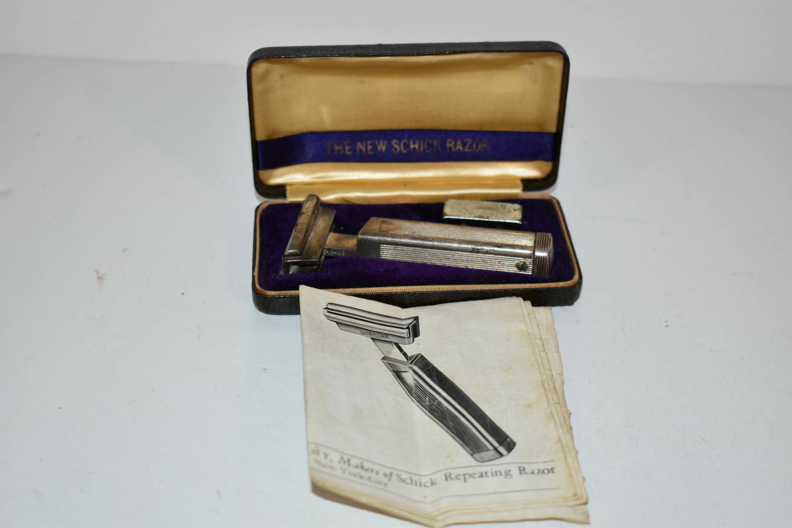 Antique Schick Repeating Razor W/ Case 1926 Patent Date Auction