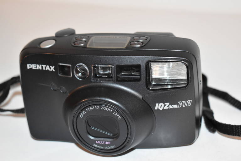 Vintage Pentax Iq Zoom 140 35mm Film Point & Click Camera. Tested