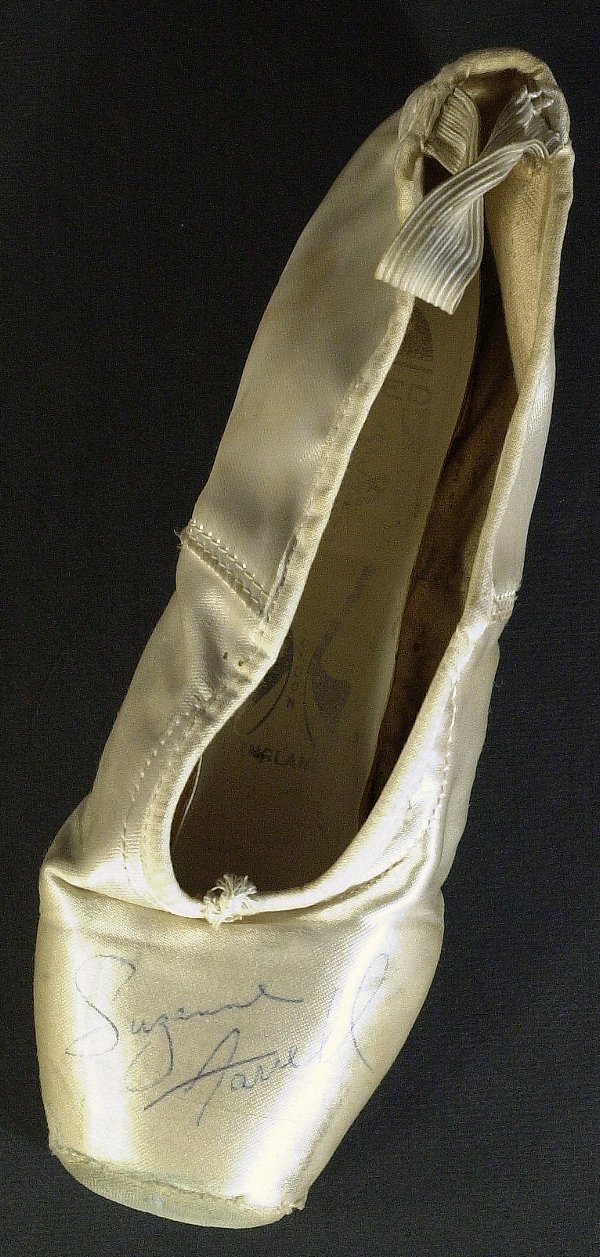 359: Ballerina SUZANNE FARRELL - Ballet Shoe Signed