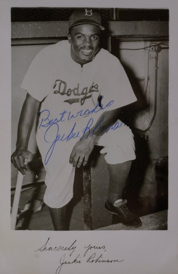 860: Dodger HOFer JACKIE ROBINSON - Photo Signed