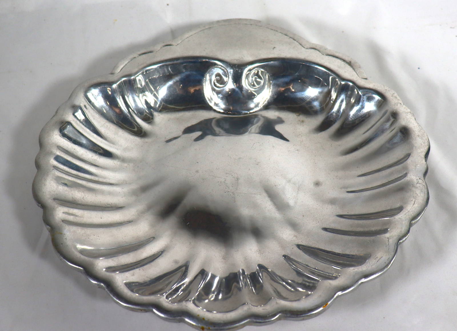 Scallop Shell Cast Aluminum Serving Dish Auction