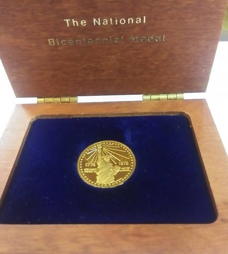 Bicentennial Gold Medal In Fitted Rosewood Box