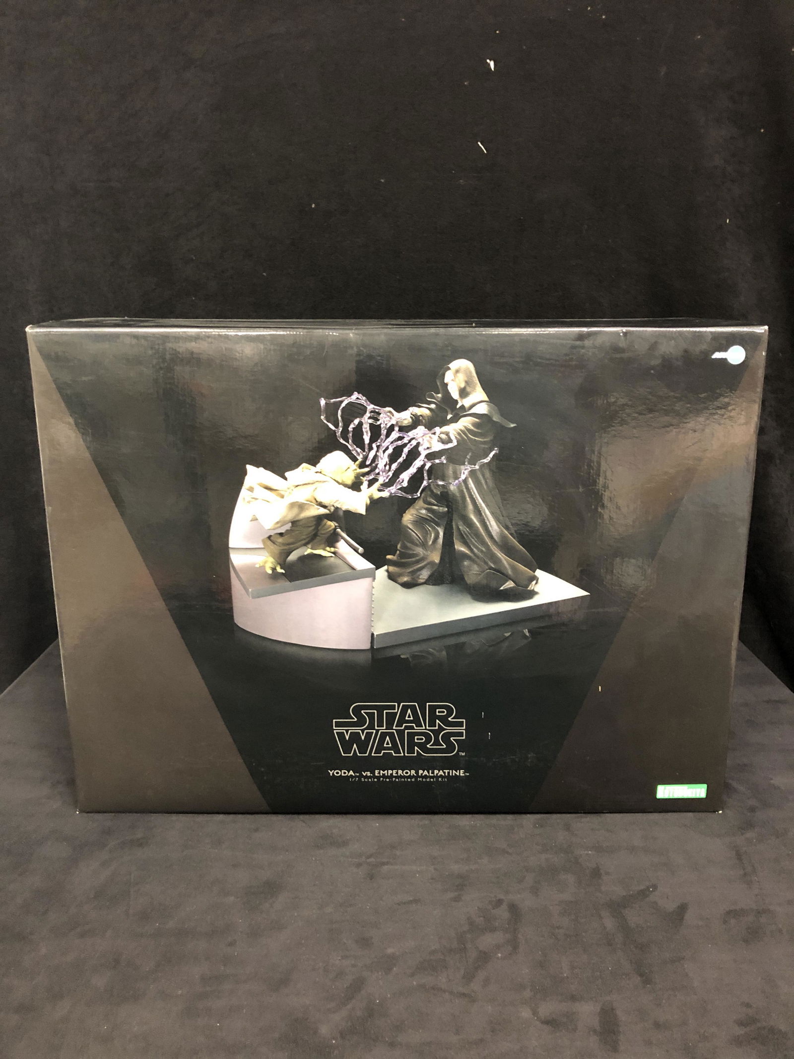Star Wars: Yoda Vs Emperor Palpatine 1/7 Scale