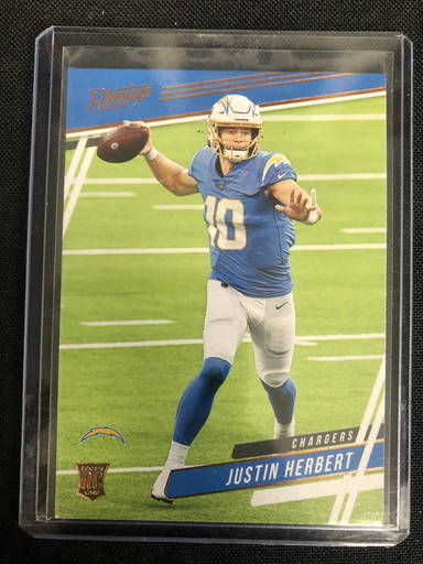 2020 Panini Pristige Justin Herbert Rookie Card