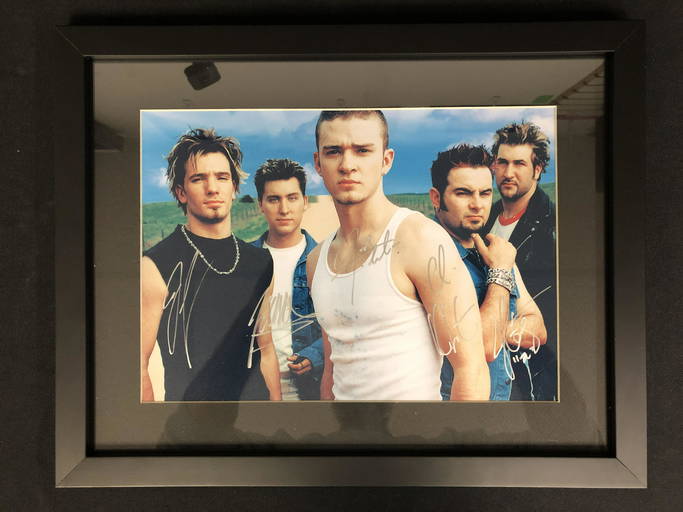 N Sync Band Signed And Framed 8 X 10 ( Ra Coa)