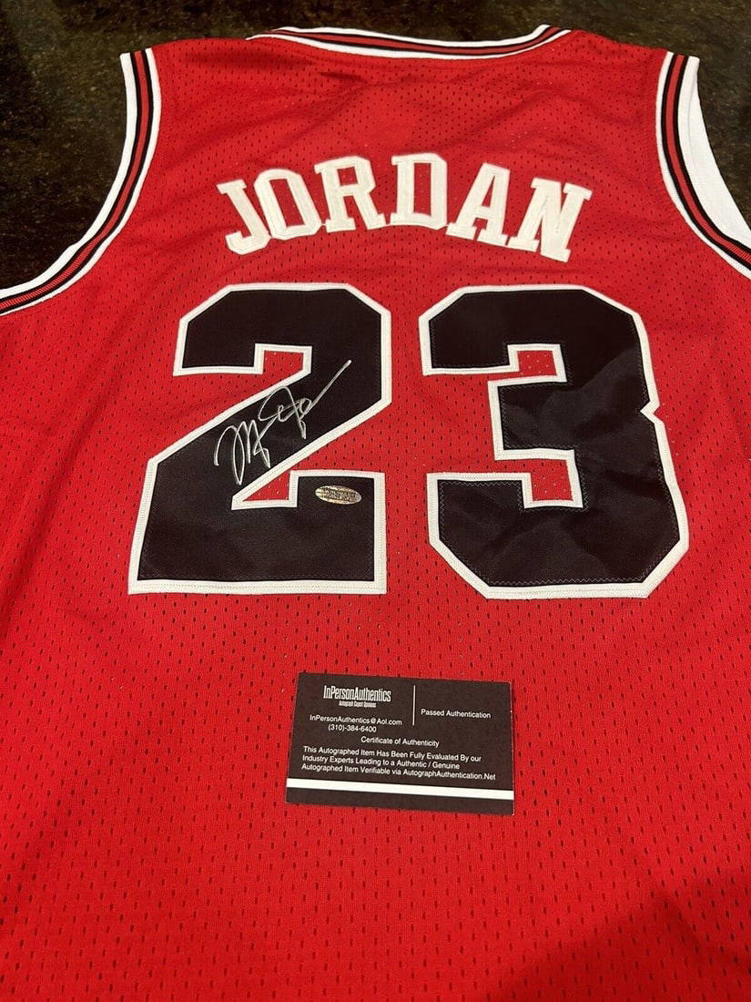 Michael Jordan Signed Chicago Bulls Jersey (ipa Coa) Auction