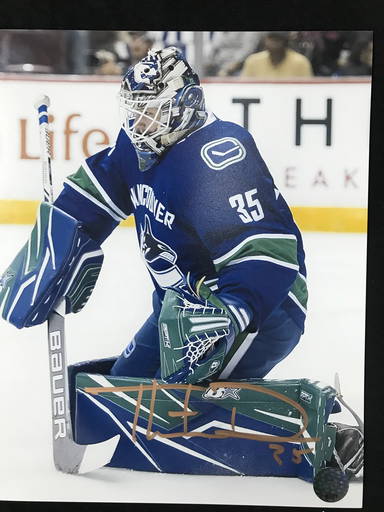 Thatcher Demko Signed Canucks 8 X 10 (kb Authentics Coa)