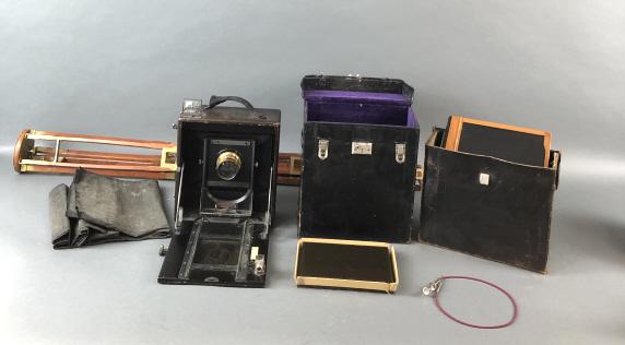 Folmer & Schwing Camera With Accessories & Slides