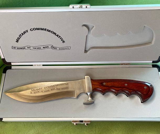 Maxam Military Commemorative Knife