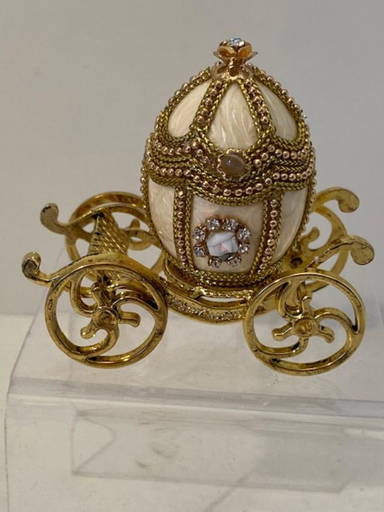 Kingspoint Designs Pigeon Egg Carriage Trinket Box