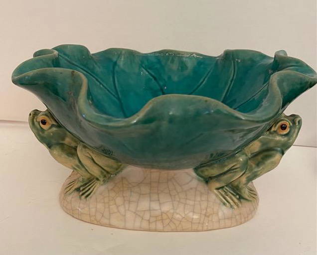 Vintage Footed Majolica Pottery Frog Bowl