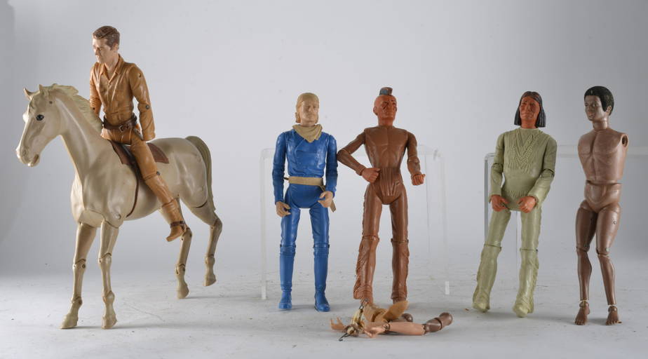 Marx Assorted Jointed Figures And Horse