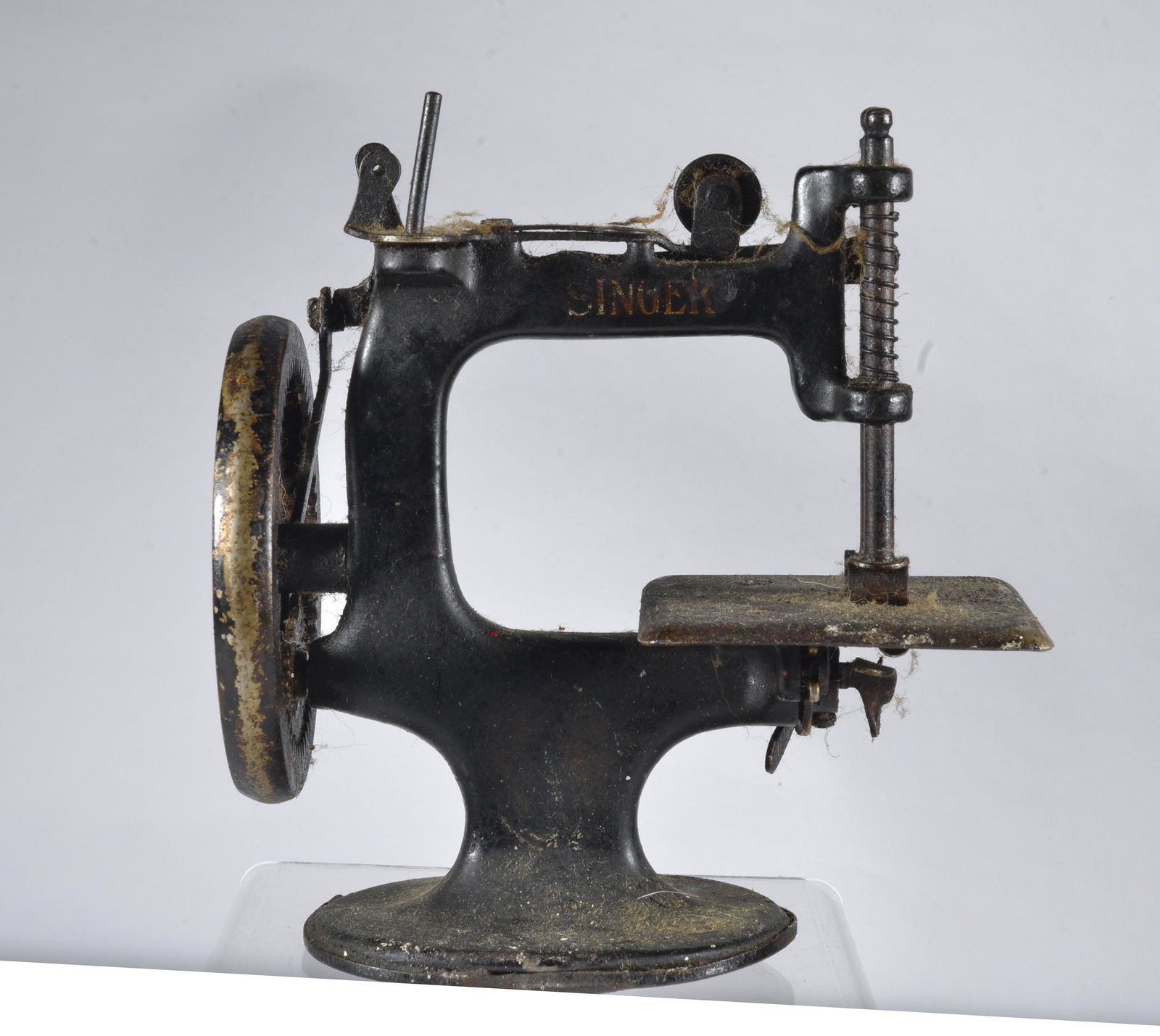 Miniature Singer Cast Iron Sewing Machine