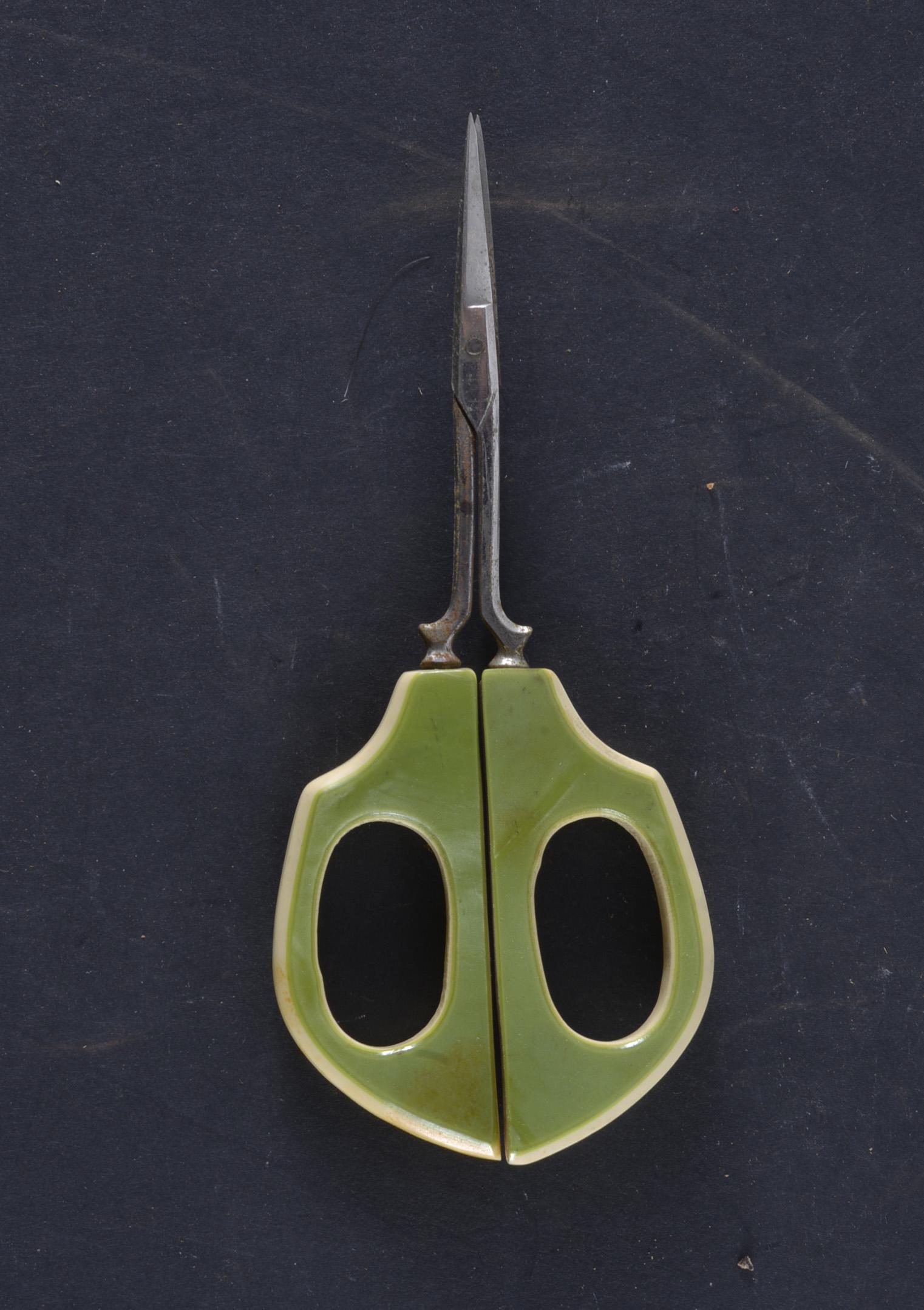 PR GREEN & CREAM CELLULOID HANDLED SCISSORS (#0229) on Apr 15, 2023 ...