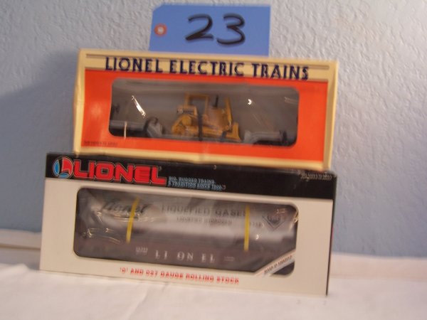 Flat Car W/dozer 16935 Lionel Gas Car 16348