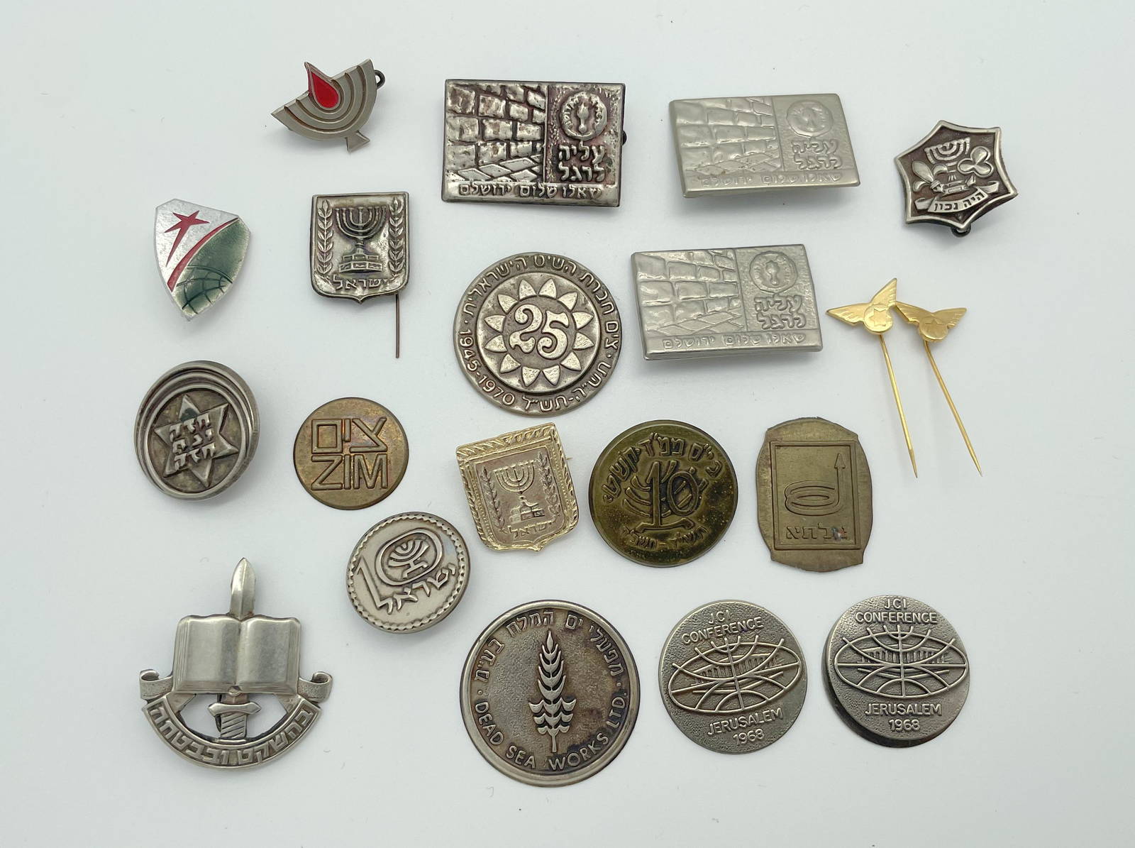 Collection Of 20 Israeli Pins Auction