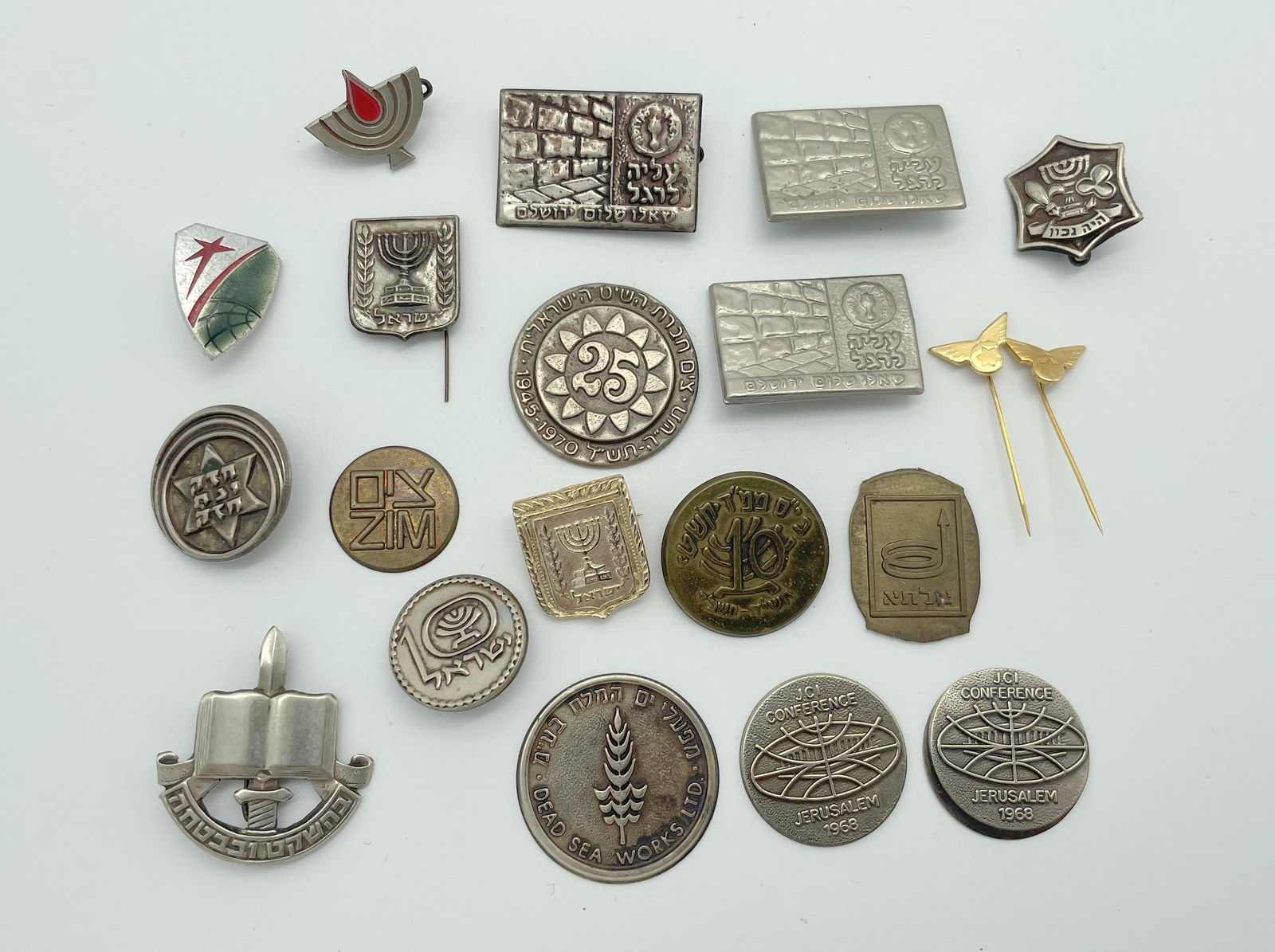 Collection Of 20 Israeli Pins Auction