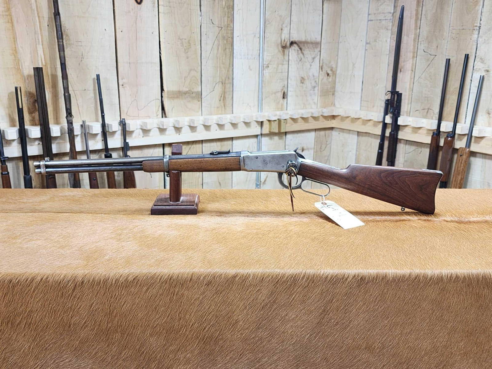 Winchester Model 94 Saddle Ring Carbine 25-35 Lever Action Rifle Auction