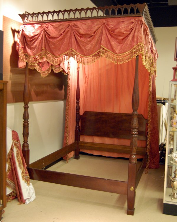 Henredon Poster Bed
