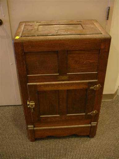 Gibson Cambria Oak Ice Box