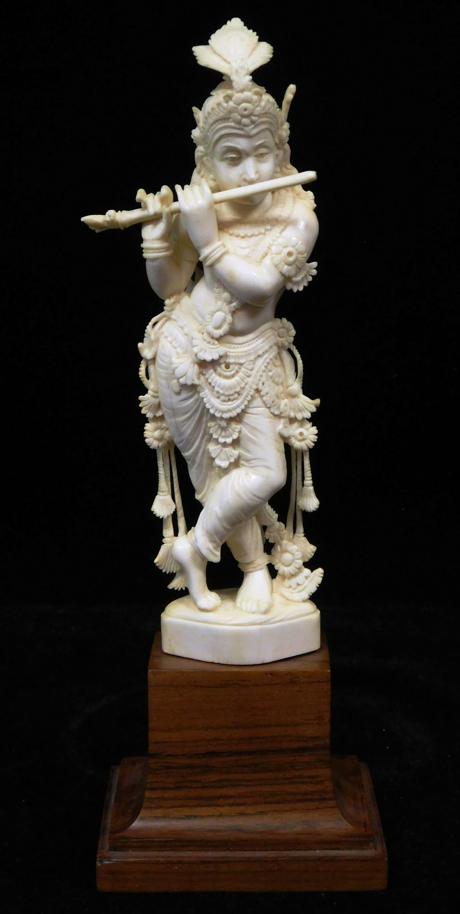 ASIAN: Carved ivory deity, early to mid-20th C., - Jun 08, 2020 ...