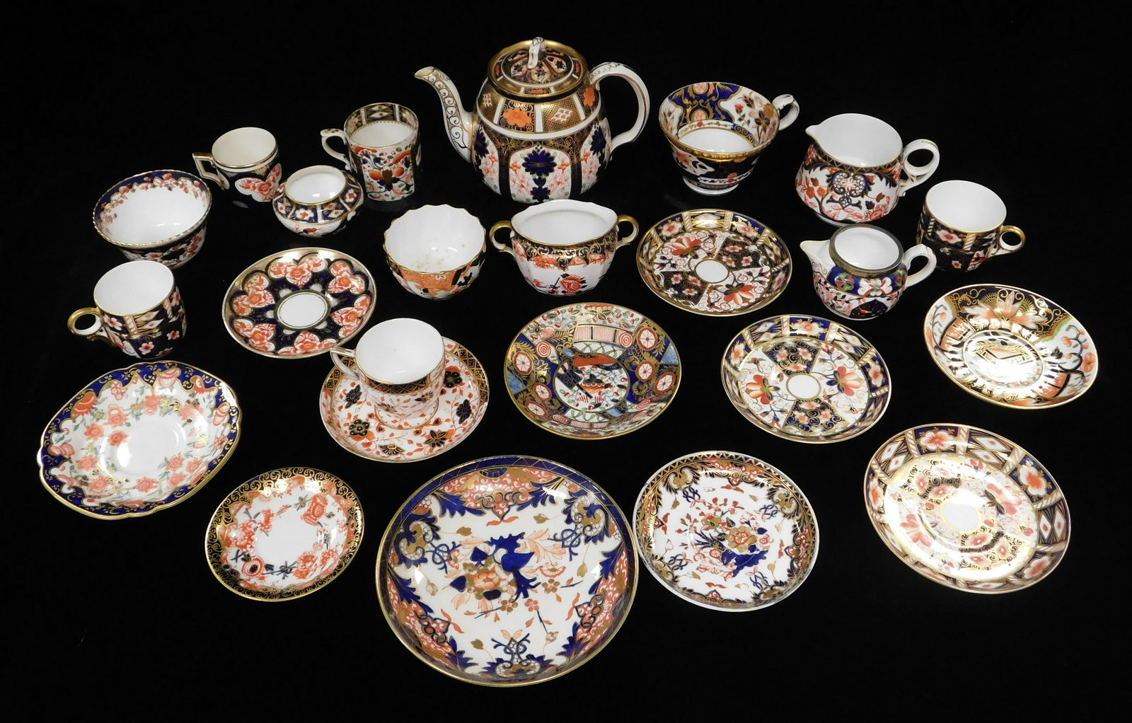 English "imari" Pattern Porcelain, Twenty Five Pieces