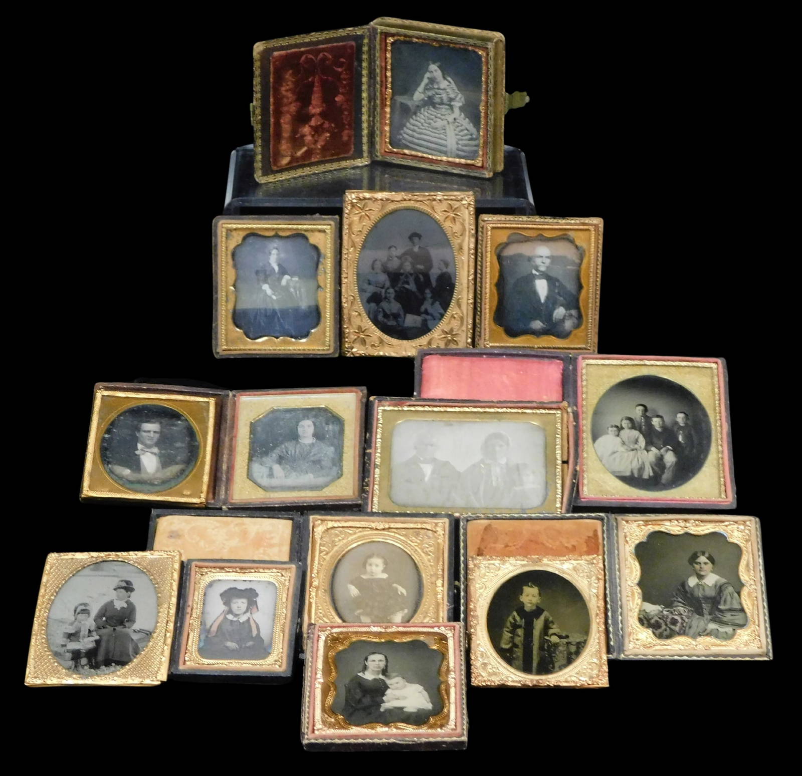 Early Photography: Sixteen Daguerreotypes, Ambrotypes, And Tintypes Of ...